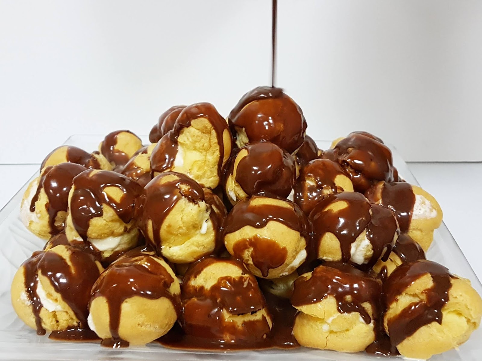 Maryam's Culinary Wonders: 1220. Ice Cream Profiteroles