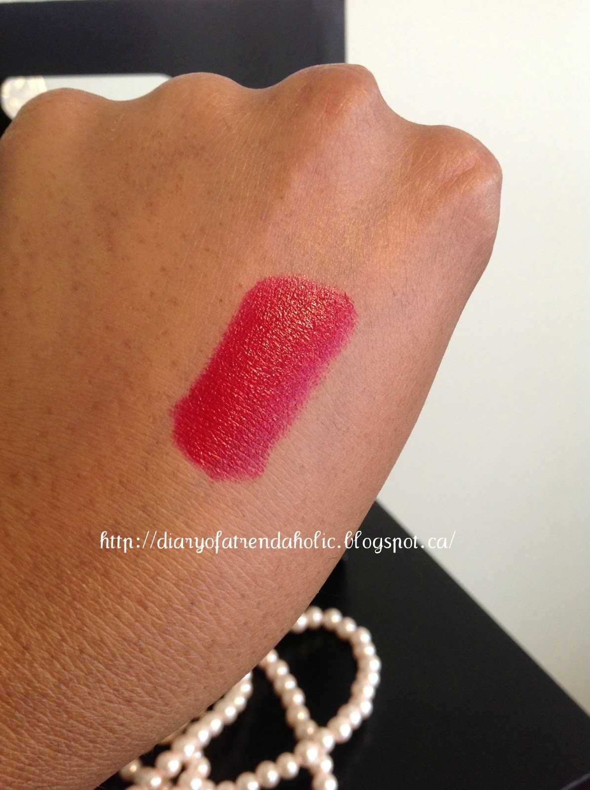 Diary of a Trendaholic : MAC Red Satin Lipstick