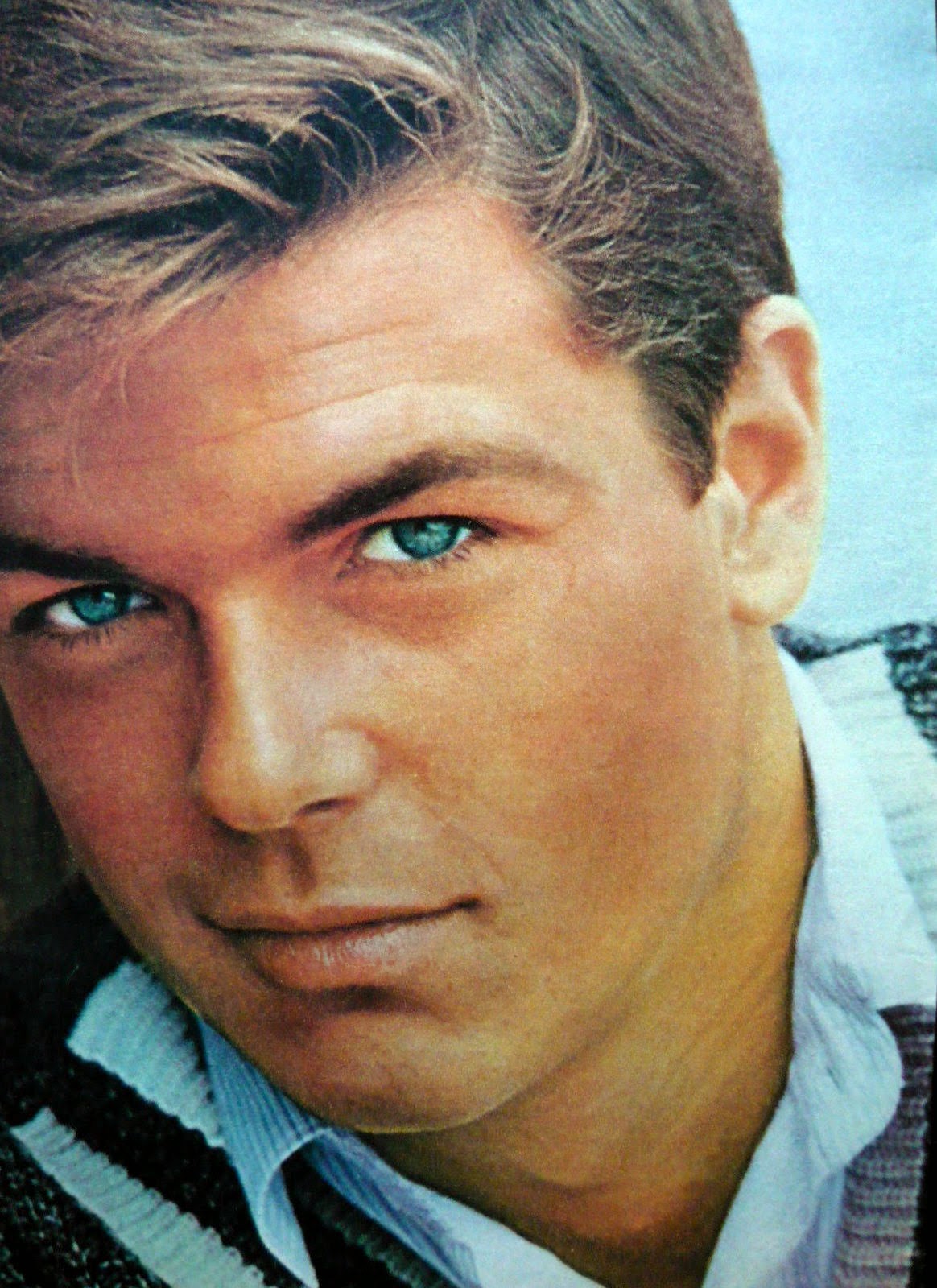 Robert F Logan Actor HES SO FLUFFY | Chris Evans, Robert Evans, Actor