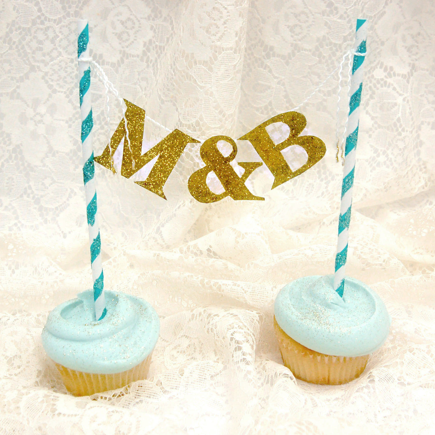 FACCI DESIGNS: DIY: Make your own monogram cake or cupcake topper