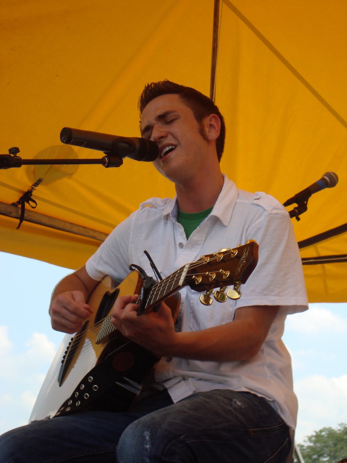 Aaron Kelly Official Street Team - #1 Aaron Support Site!