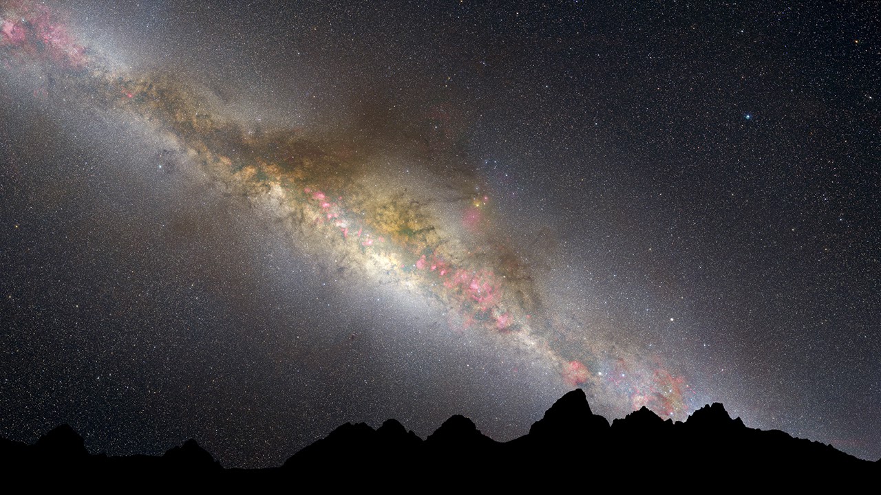 Orbiter.ch Space News: Hubble Reveals First Pictures of Milky Way's ...