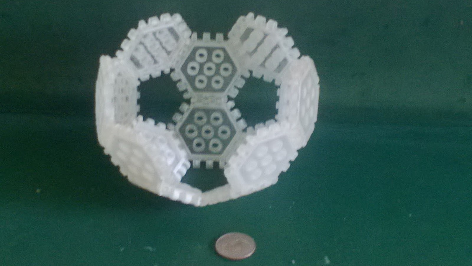 Hexaflex Applications: The Hexaflex Toy