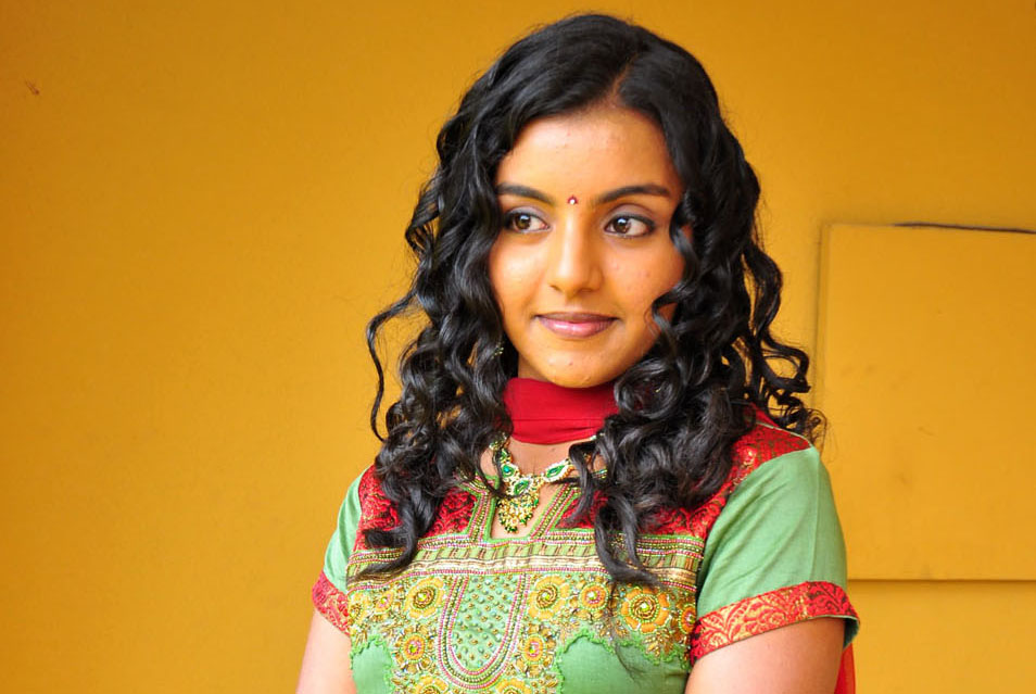 Telugu Actress Divya Latest Photo Gallery - Hot PHOTOSHOOT Bollywood ...