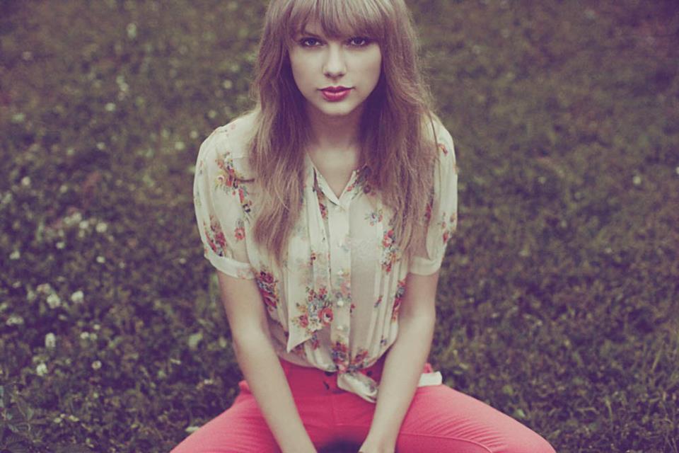 Believe in DNA: Taylor Swift - RED (Photoshoot) TODAS Las Fotos!