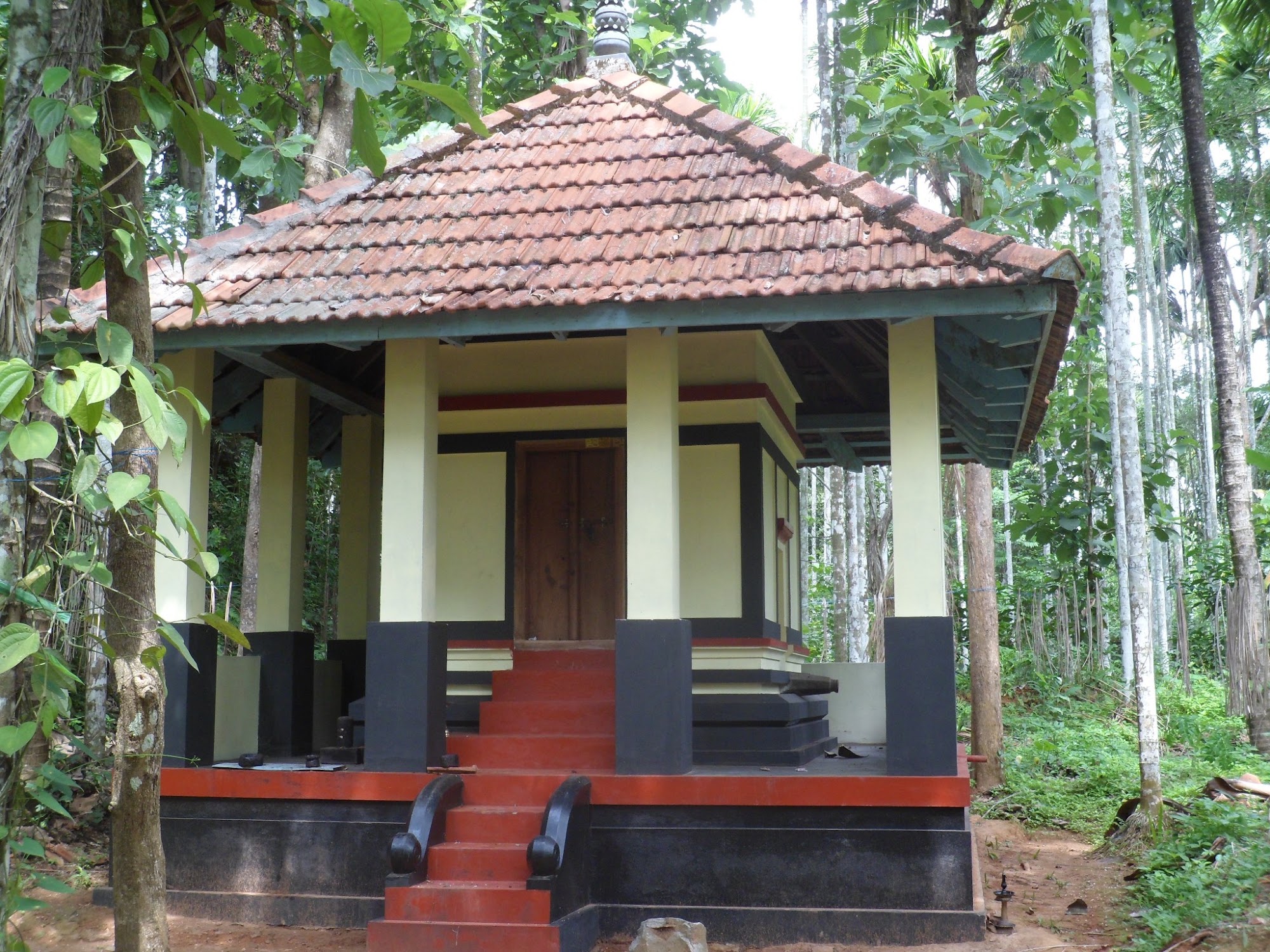 Purakkadi Paradevatha Temple,Wayanad