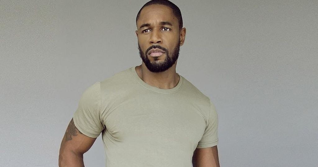 AMPs & 808s: REVIEW: TANK-SAVAGE