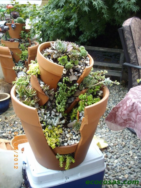 Originales ideas para dar otra vida a las macetas rotas | Hazlo tú Solito