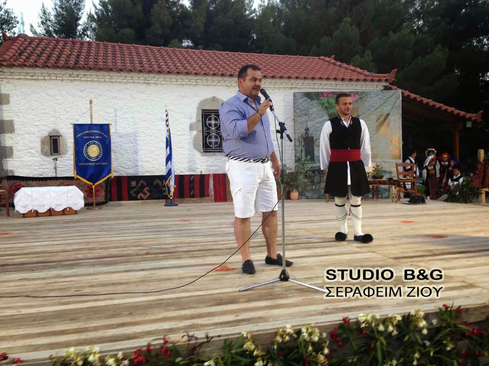 ΠΑΡΑΔΟΣΙΑΚΟΙ ΧΟΡΟΙ ΣΤΟ ΚΟΥΤΣΟΠΟΔΙ ΑΠΟ ΤΟ ΛΥΚΕΙΟ ΕΛΛΗΝΙΔΩΝ ΑΡΓΟΥΣ ...