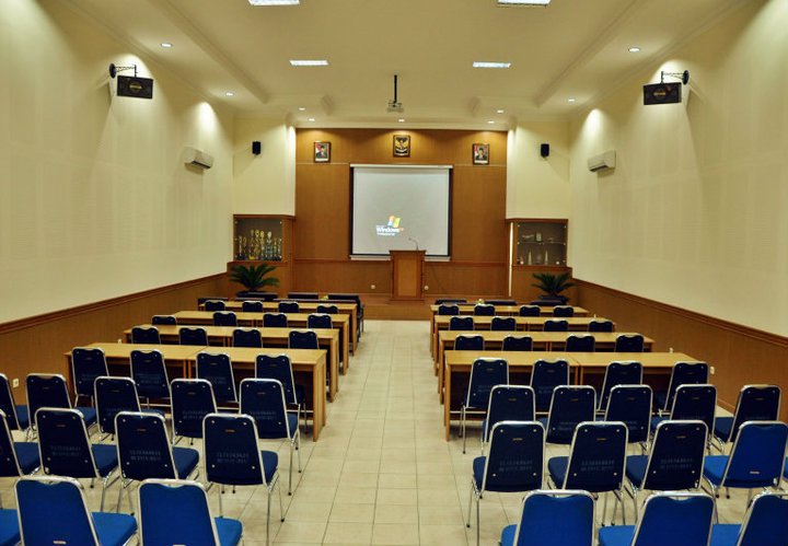 SMKN 12 BANDUNG: The Depiction of SMKN 12 Bandung