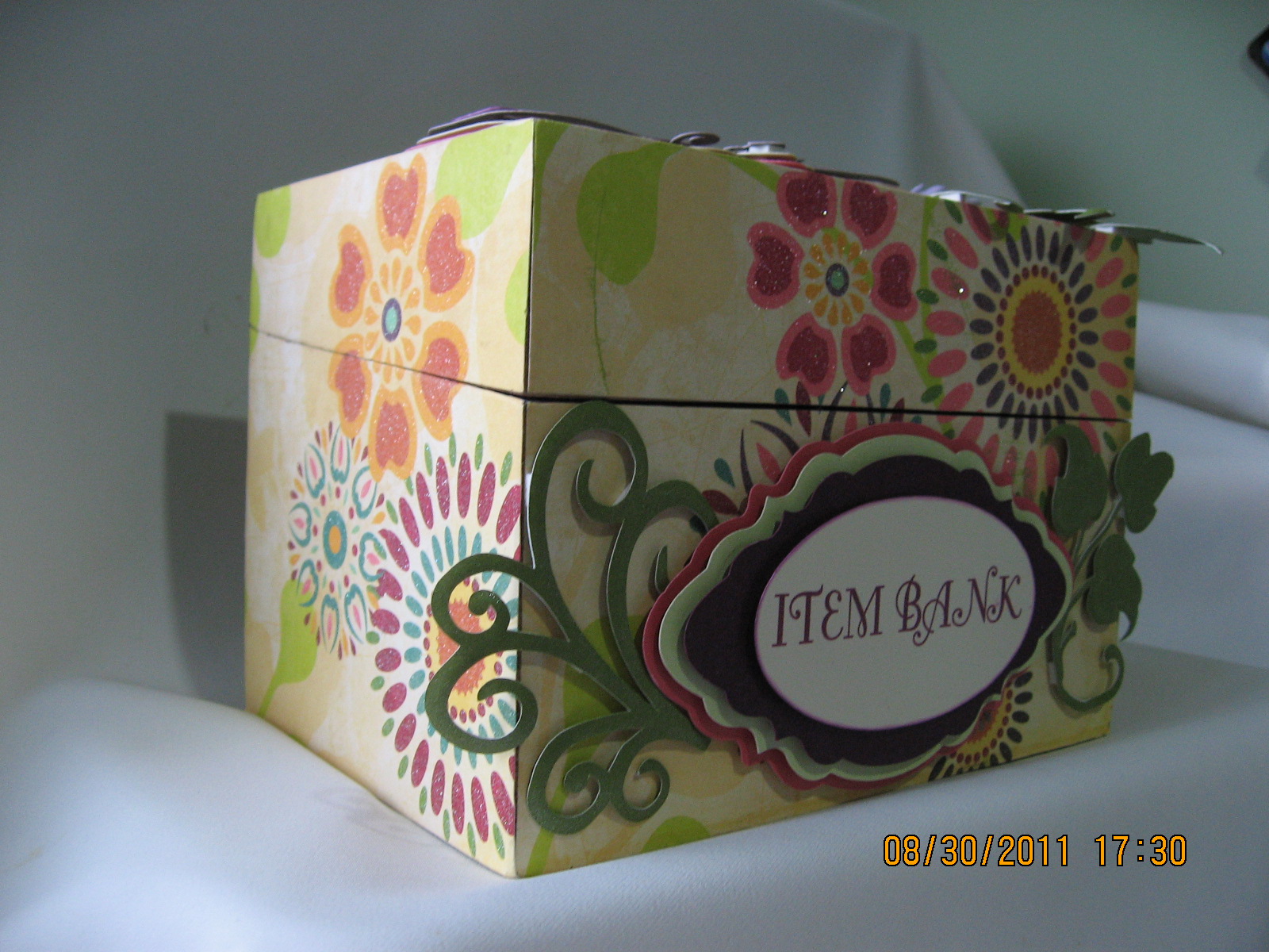 Ligaya's Creativity Zone: Cover For An Index Card Box