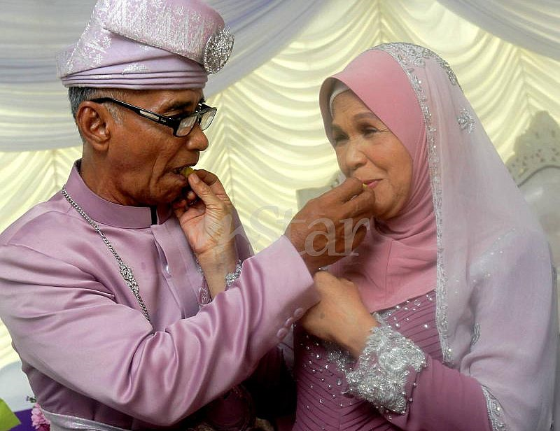 Dari Seorang Pelakon, Ruminah Sidek Kini Penoreh Getah