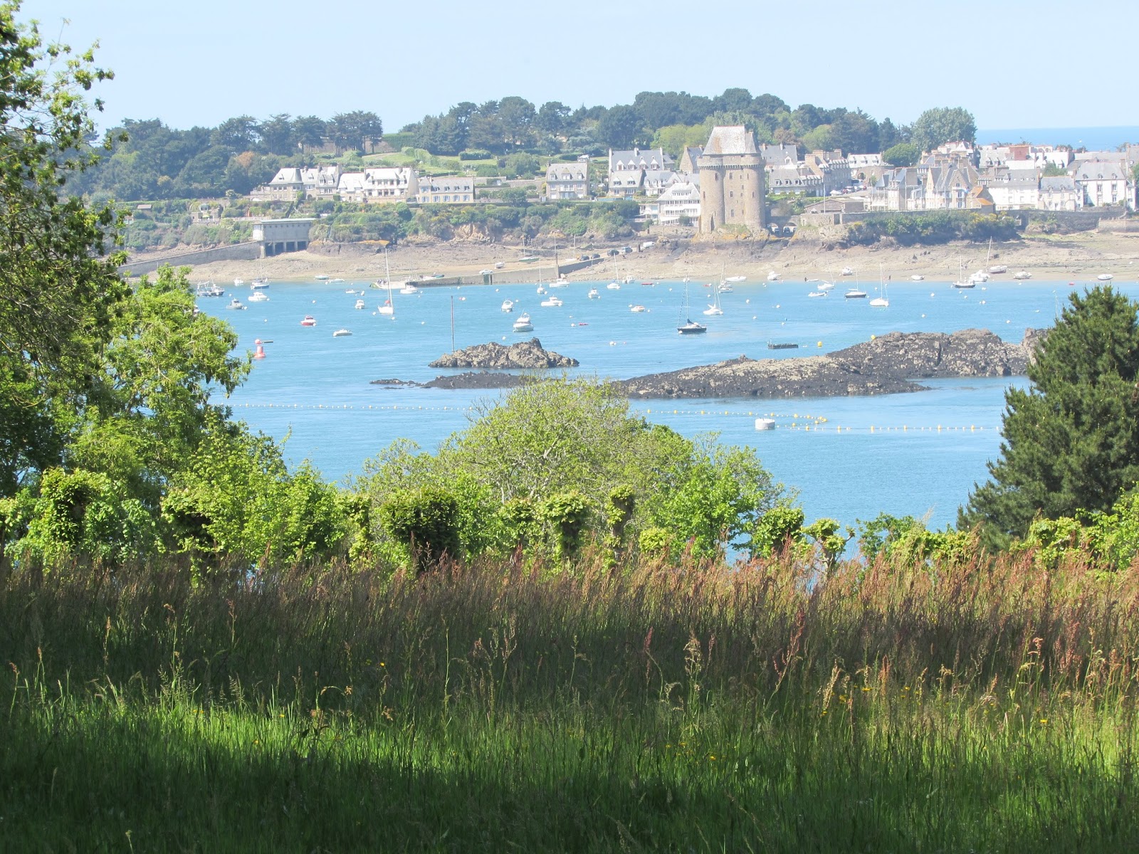 Villa Outremer: Le quartier de Saint-Servan à Saint-Malo.