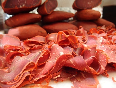 Manger Turc - La cuisine turque: LE PASTIRMA, VIANDE DE BOEUF SECHEE