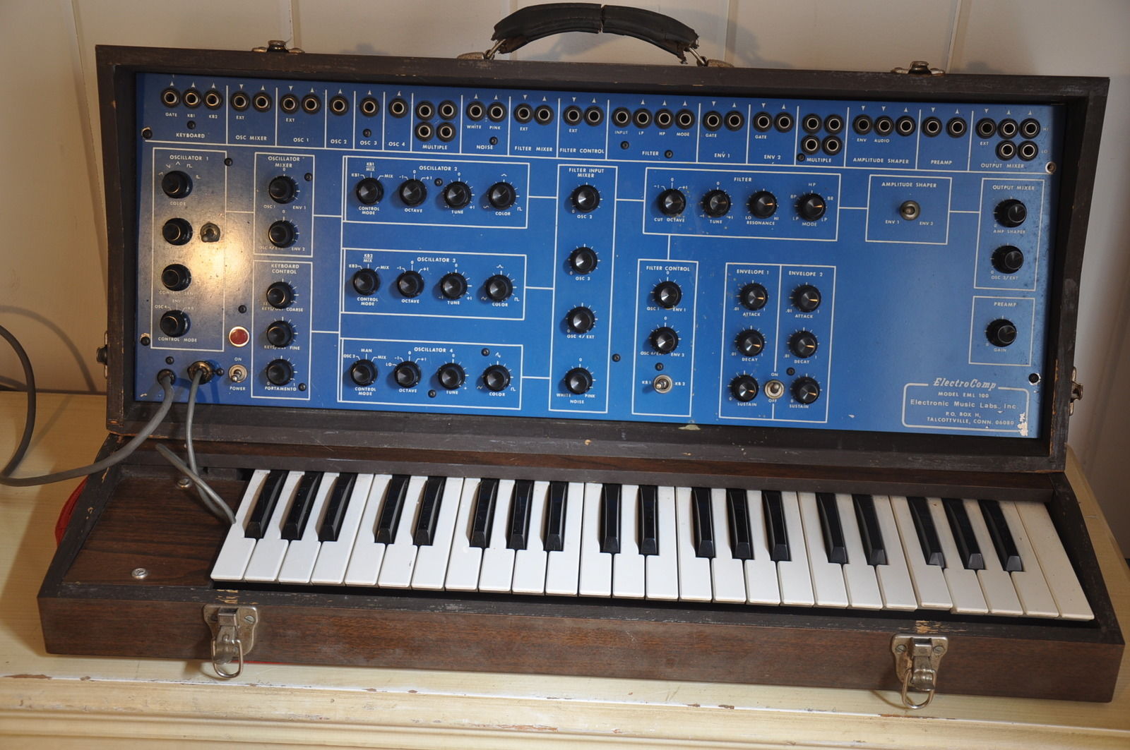 MATRIXSYNTH: Blue EML 100 Electrocomp