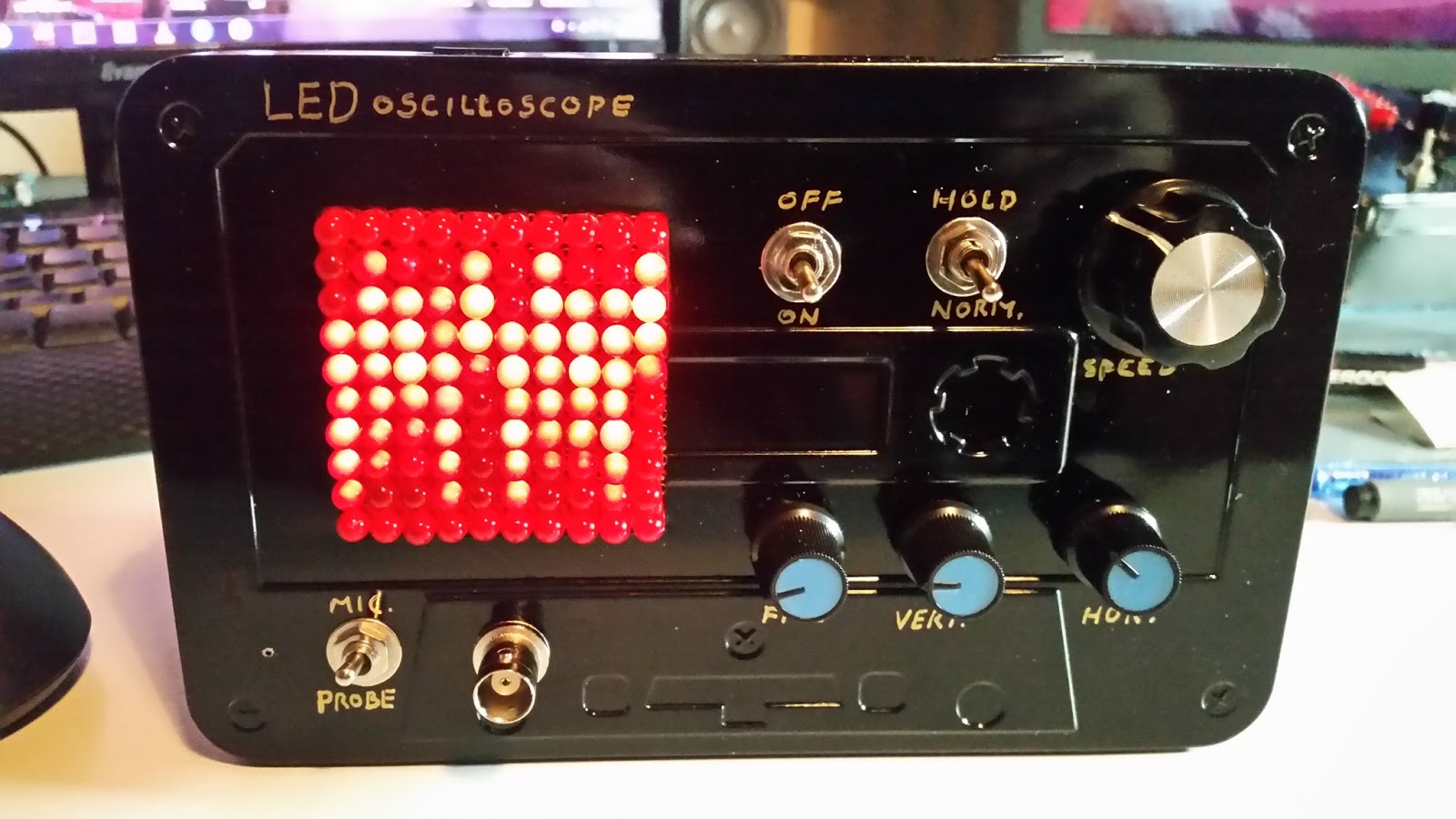 Eddy Bergman.com: LED Oscilloscope with 100 LEDs.