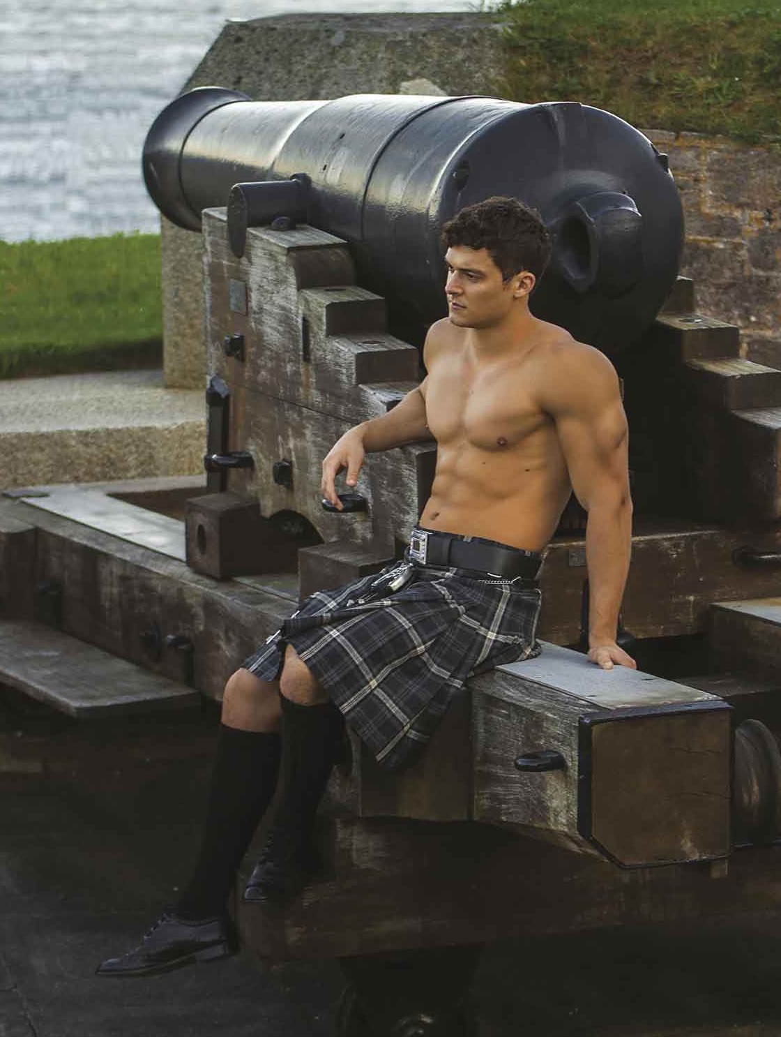 Montana Roué: 7th Day Surprise: Highland Fling