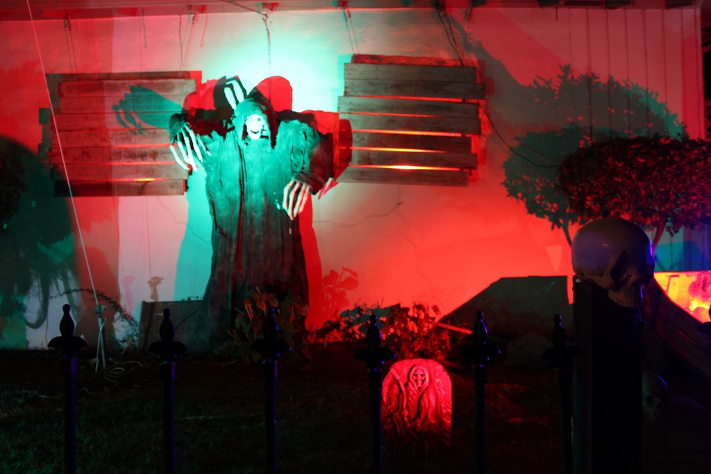 Something wicKED this way comes....: The Halloween world says goodbye ...