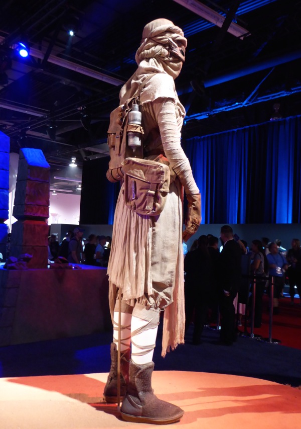 Hollywood Movie Costumes and Props: Star Wars: The Force Awakens Rey ...