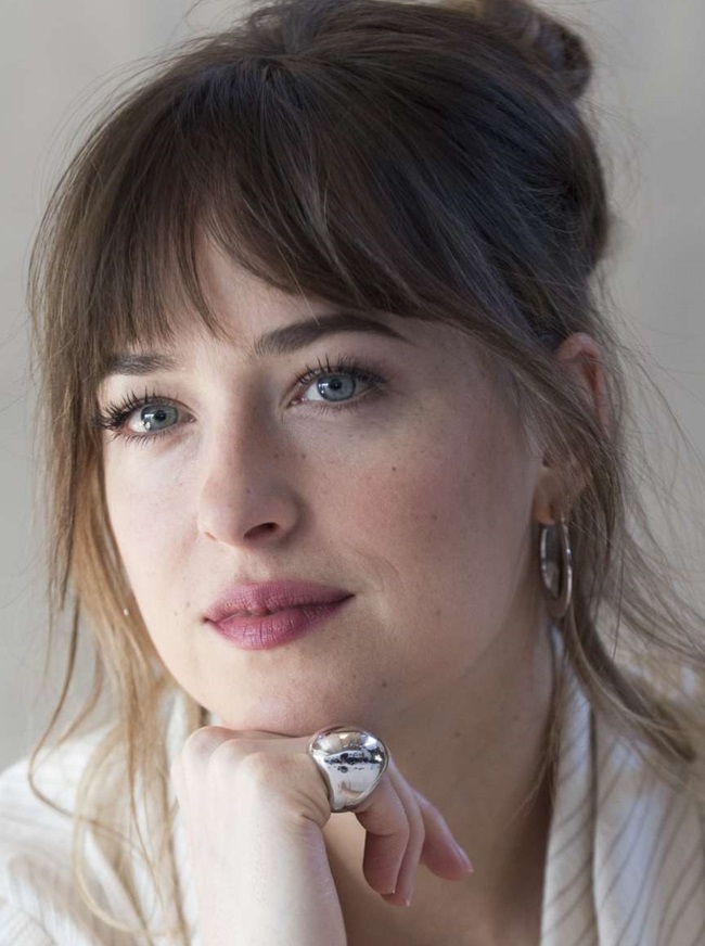 StarLight-Style: Ünlülerden Saç ve Makyaj Örnekleri: Dakota Johnson ...