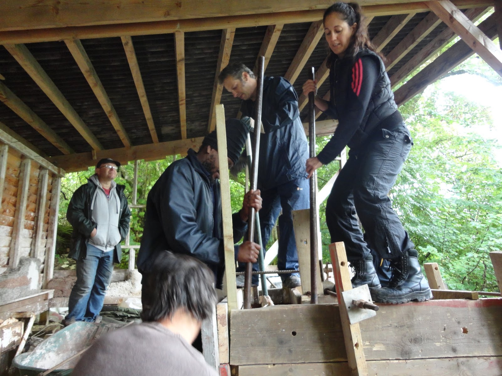 possolans and marble dust: Rammed Earth ( with Rowland Keable)