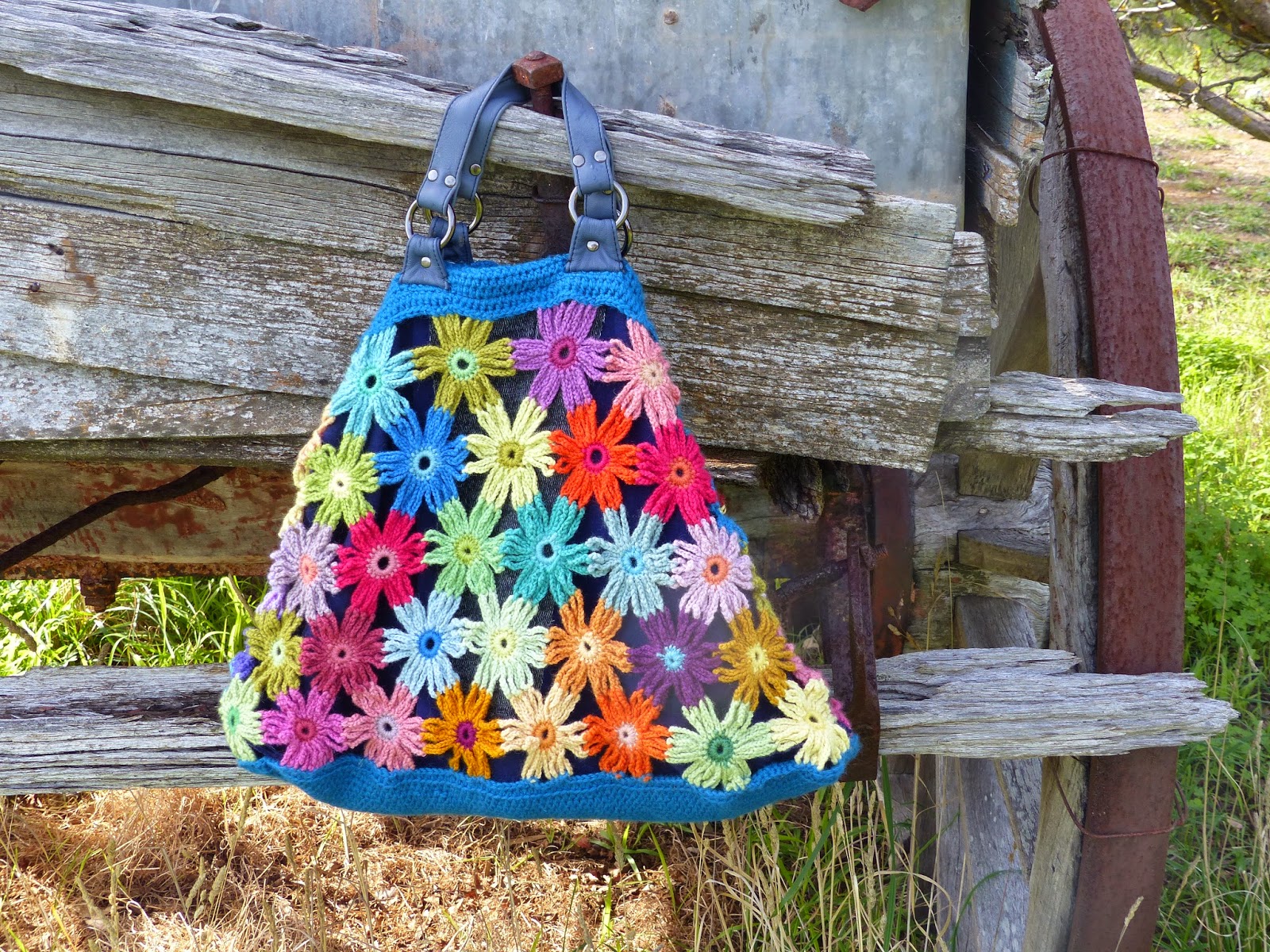monique's mess: Crochet Flower Bag - One bag three ways