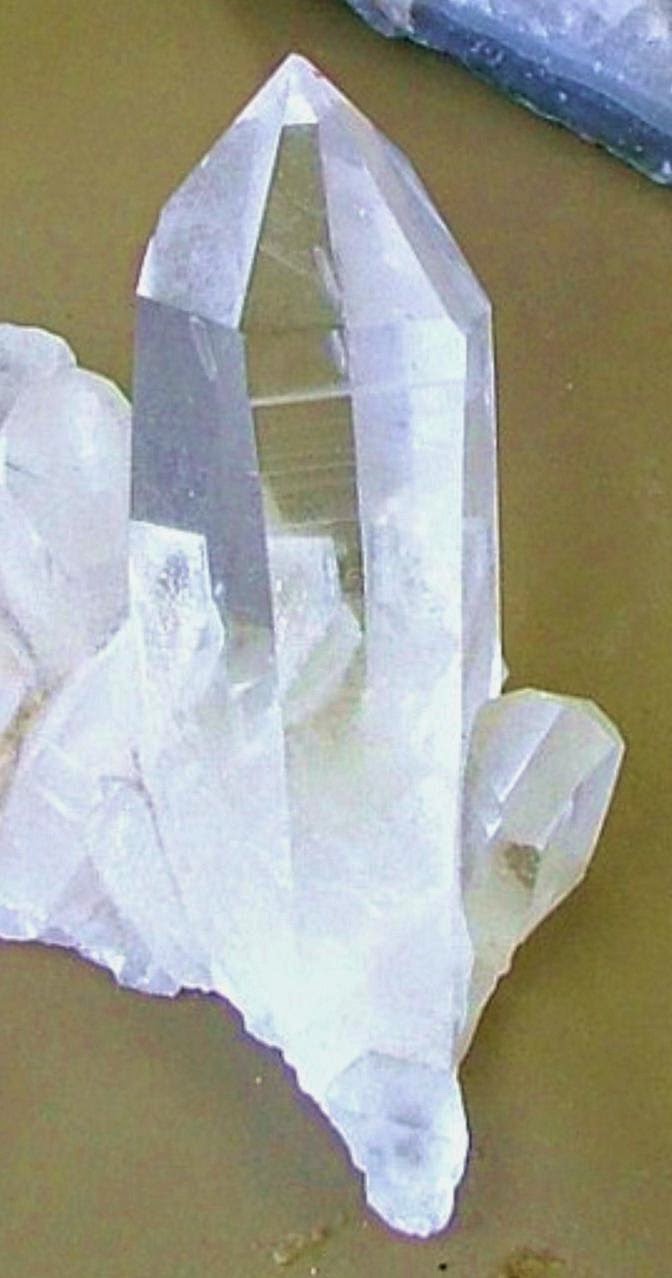 Wyoming Diamond & Gemstone Province: How to Identify Diamonds in Nature