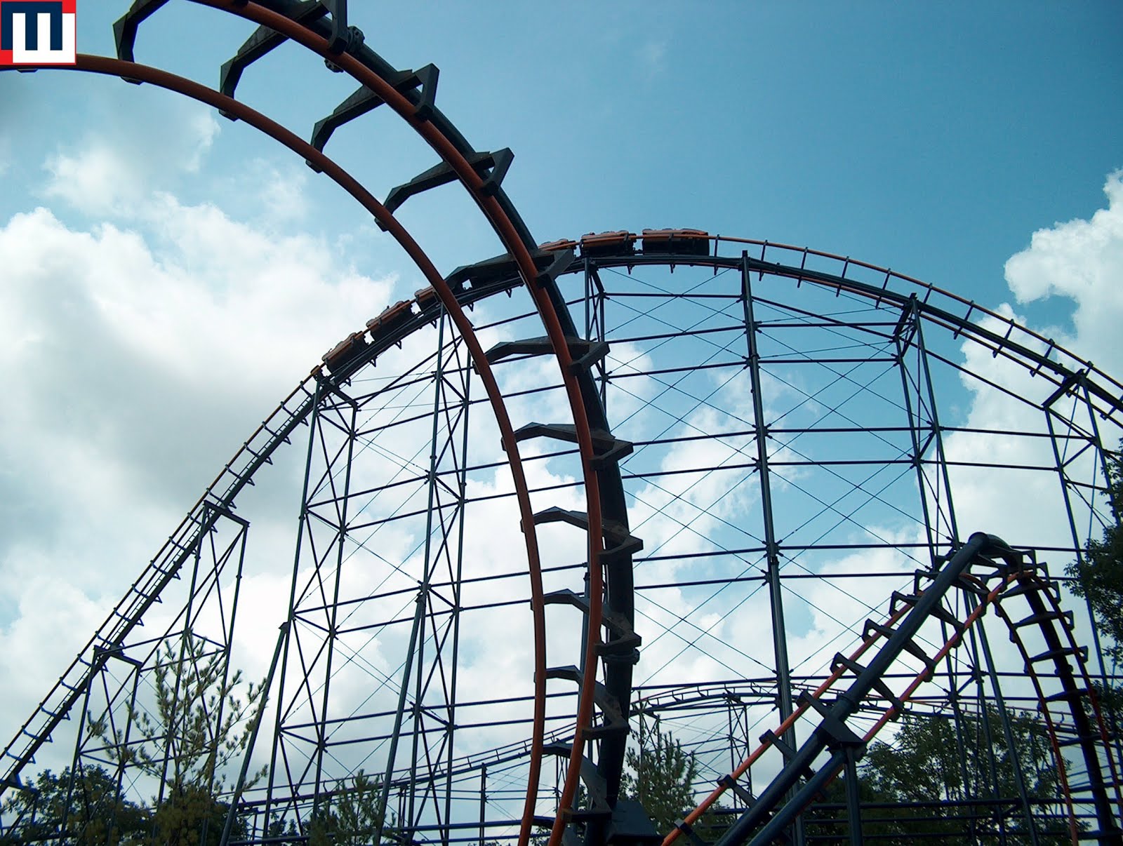 MidwestInfoGuide: Paramount's Kings Island