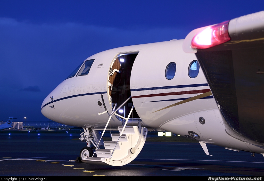 Cool Jet Airlines: Hawker 4000