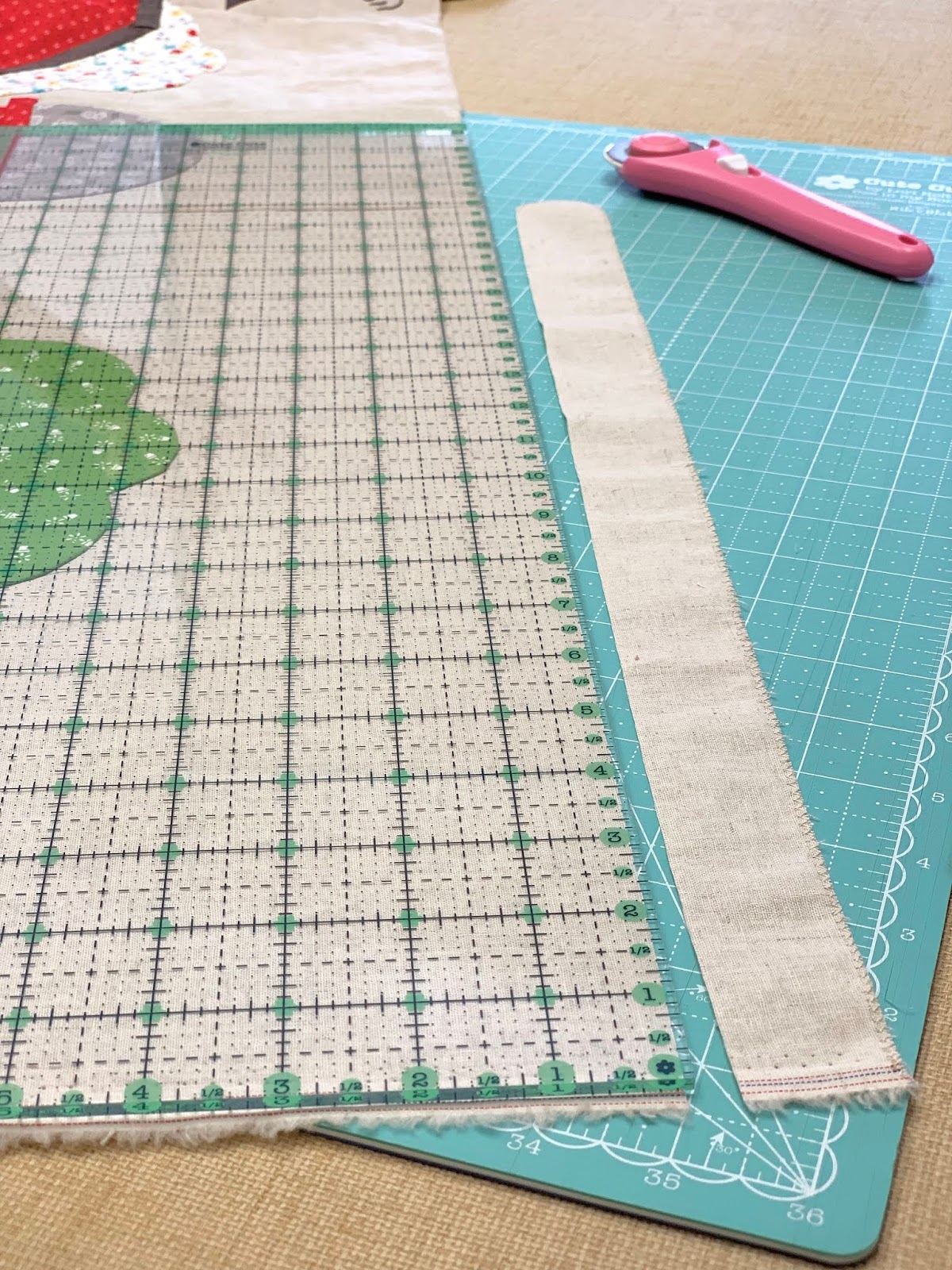 Farm Sweet Farm Sew Along - Barn and Silo Block!! | Bee In My Bonnet ...
