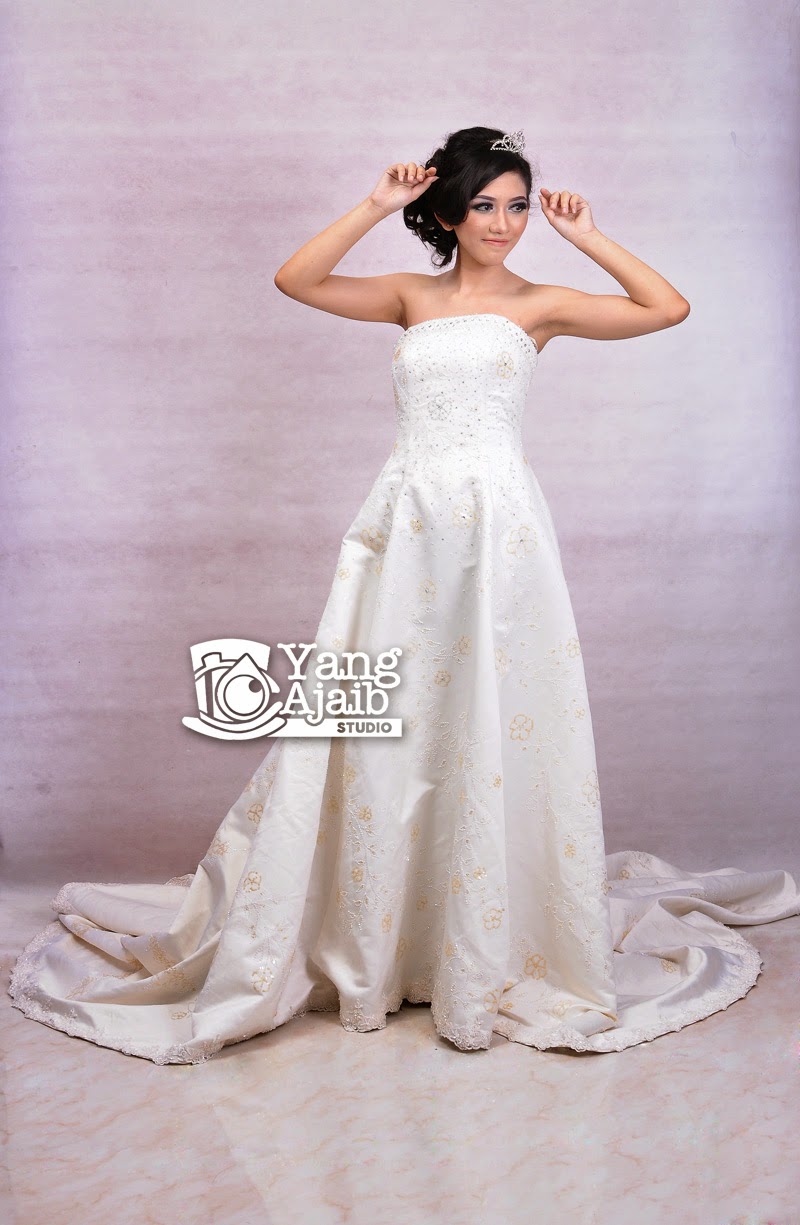 Ini Vindy Yang Ajaib: Sewa Gaun Pengantin Eropa atau Gaun Bridal di Malang?