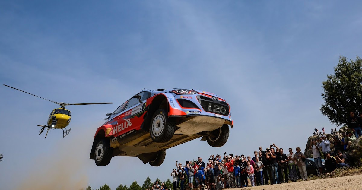 Saltos dos carros de Rally (14 photos)