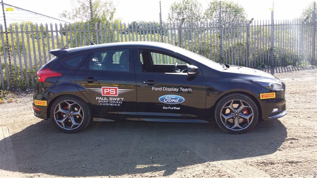 The Green I Signs Blog: Ford Focus ST & Ford Focus RS graphics supplied ...