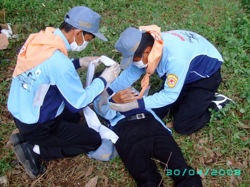 Materi Dasar Pertolongan Pertama - PMR WIRA SMA NEGERI 1 BONDOWOSO
