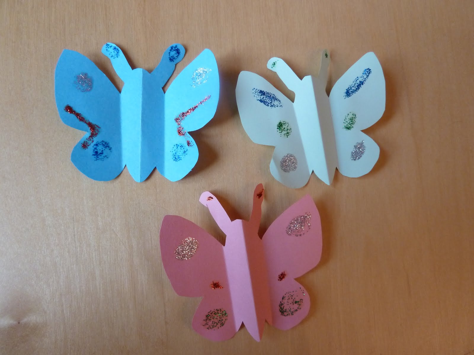 Johannas pysselhörna: Pappers-pyssel fjärilar