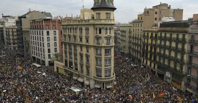 Manifestaciones y huelga contra la violencia policial en Cataluña ...