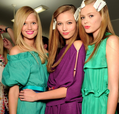 So Paper Thin: Group of Girls Thinspo