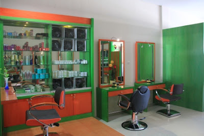 Griya Putri Salon dan Spa: Ruang Salon dan Perlengkapan