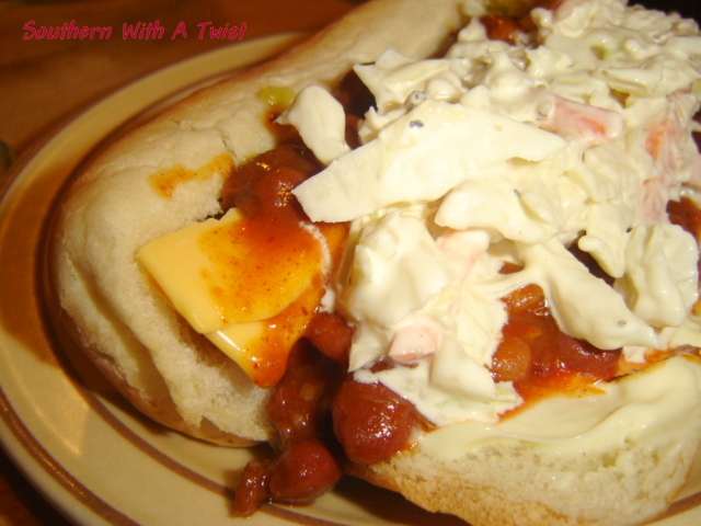 Southern With A Twist: Southern Slaw Dog... with Chili
