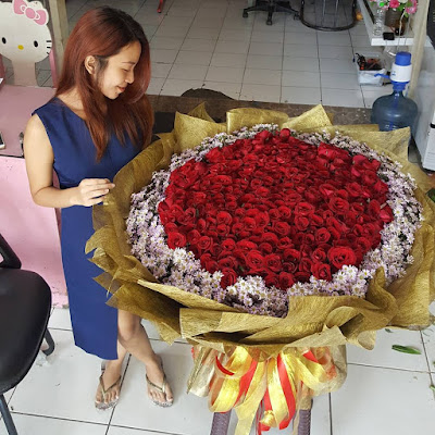 1000 Red Roses | ORIZA FLORIST