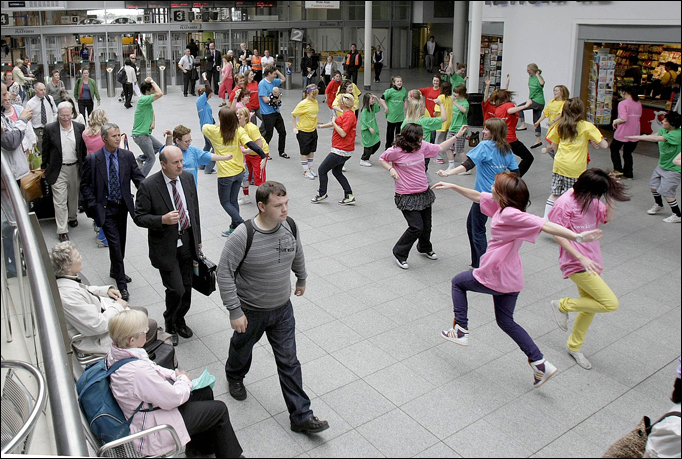 Decrypting Shakespeare: The Flash Mob