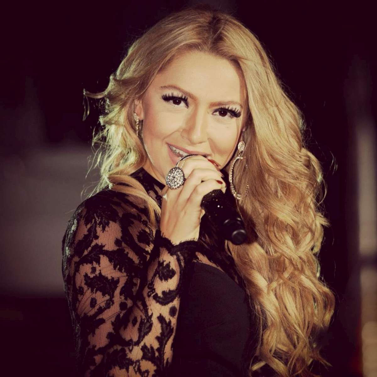 İnciler Dantel ve Fırfırlar: Hadise Saç Modelleri, Hadise Saç Rengi O ...