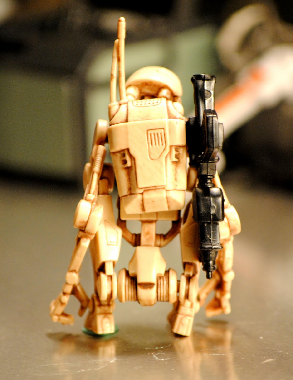 ACTION FIGURE EMPIRE: IG-97: The Little Droid Who Couldn't...