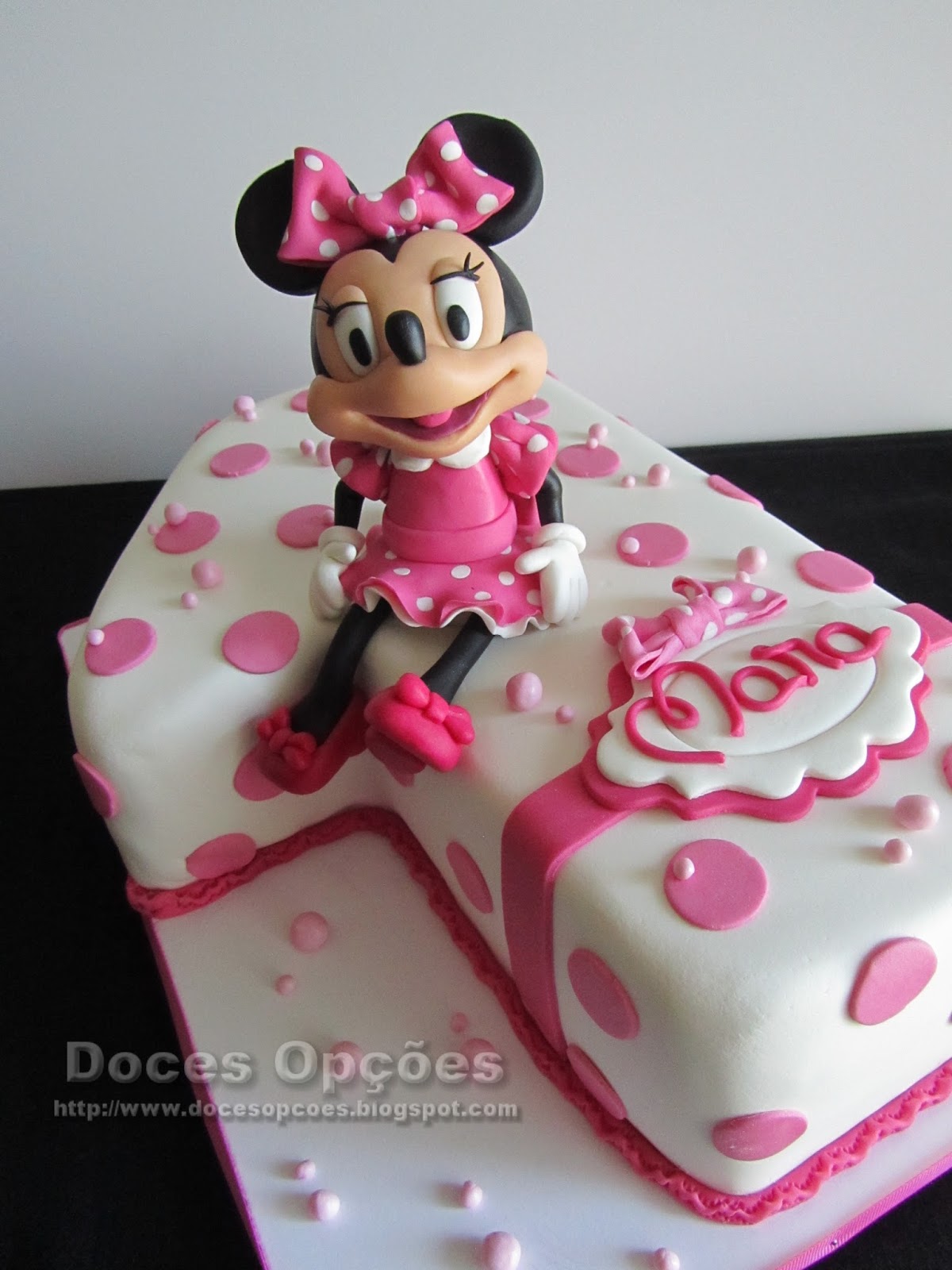 Doces Opções: Bolo com a Minnie para o 1º aniversário da Mara