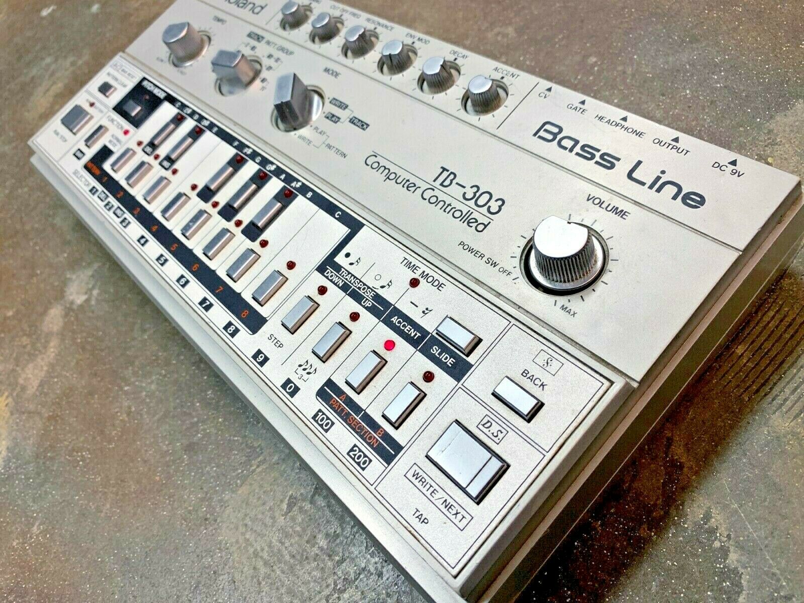 MATRIXSYNTH: Roland TB-303 Bass Line Analog Synthesizer