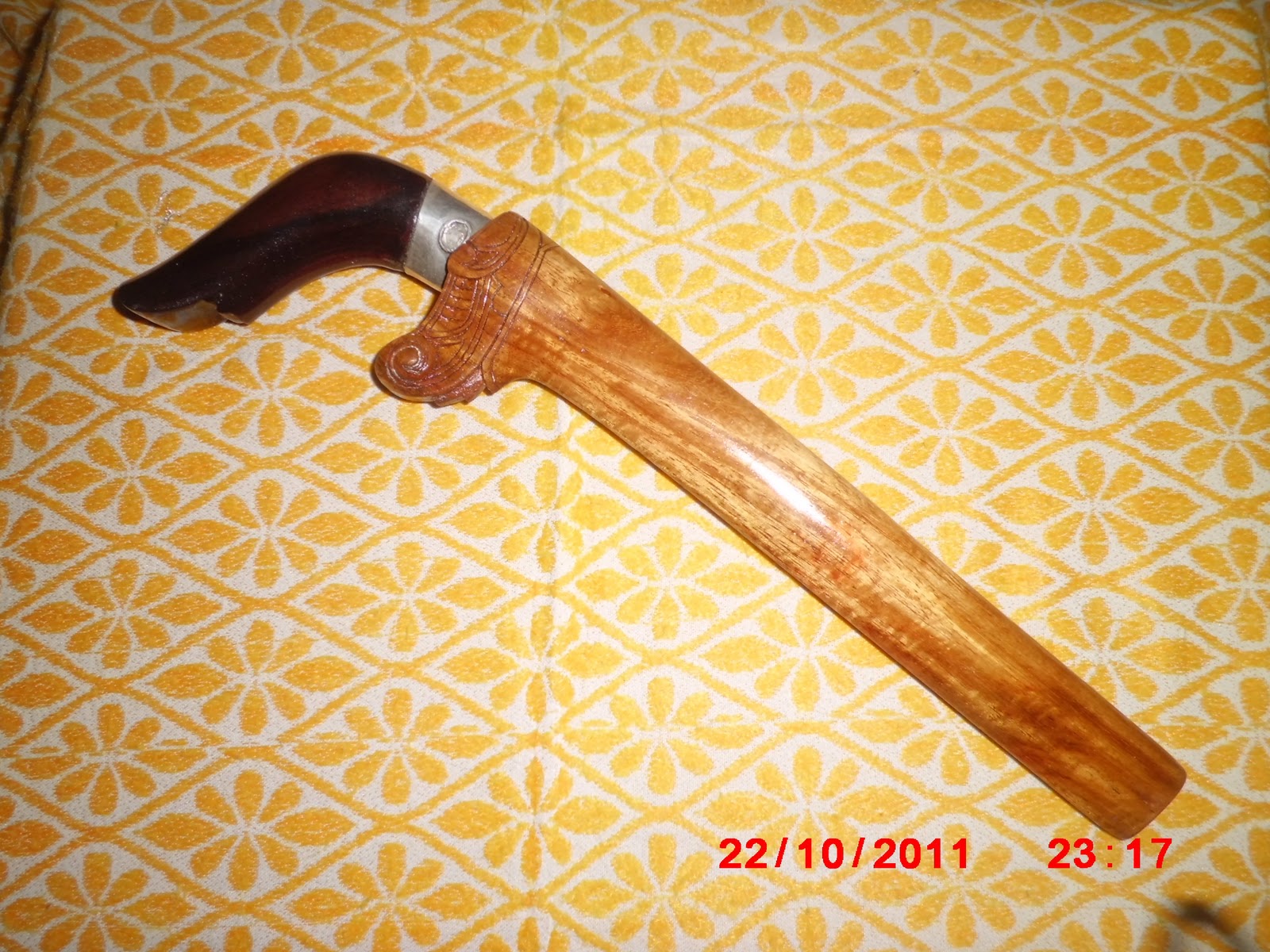 PUTERA BELAWA: Badik Luwu