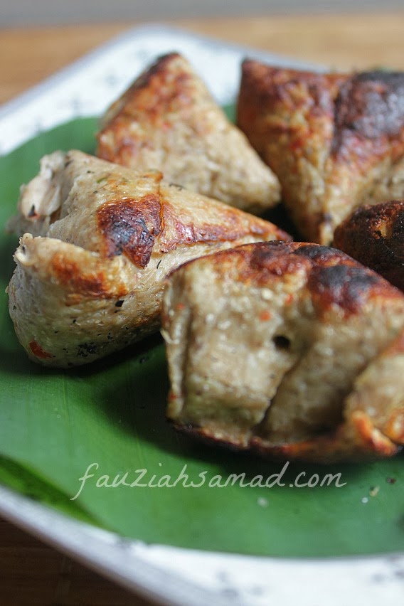 Satar ke Sata? Bunyi hampir-hampir sama. Apapun, ia adalah makanan yang ...