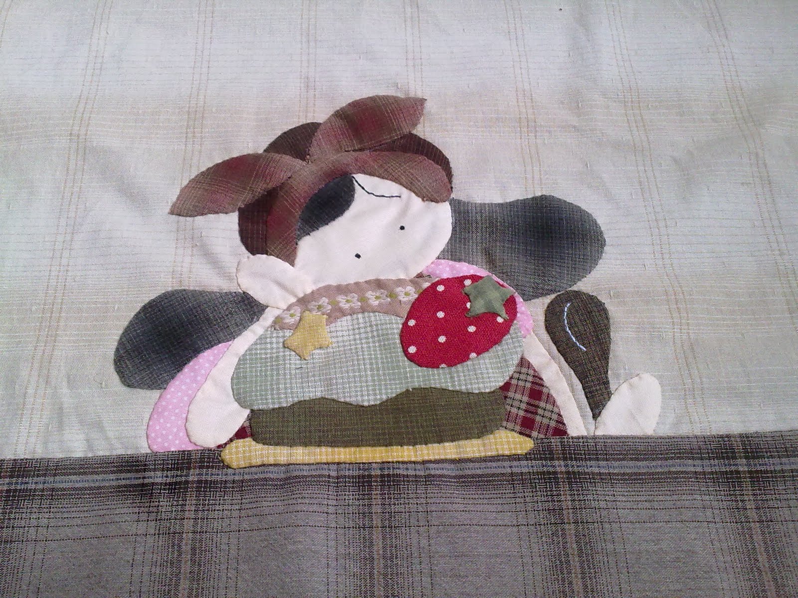 Sharmaine's Handmade Haven: 2011年相約拼布被_可愛娃娃與甜蜜糕點_第一回合 2011 Shinnie Quilt #1