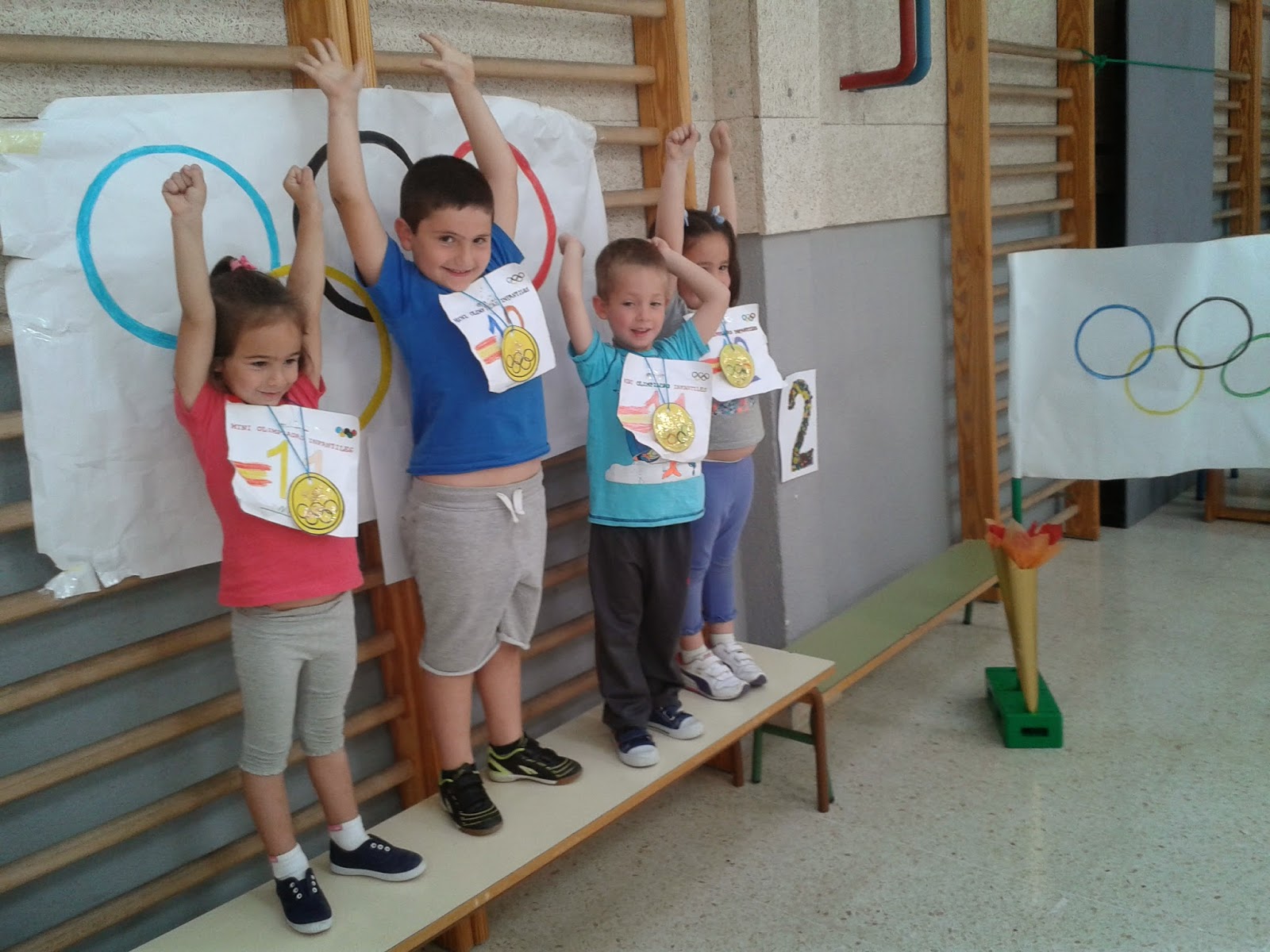 UN PEQUEÑO MUNDO DE COLORES: Proyecto "Mini Olimpiadas"