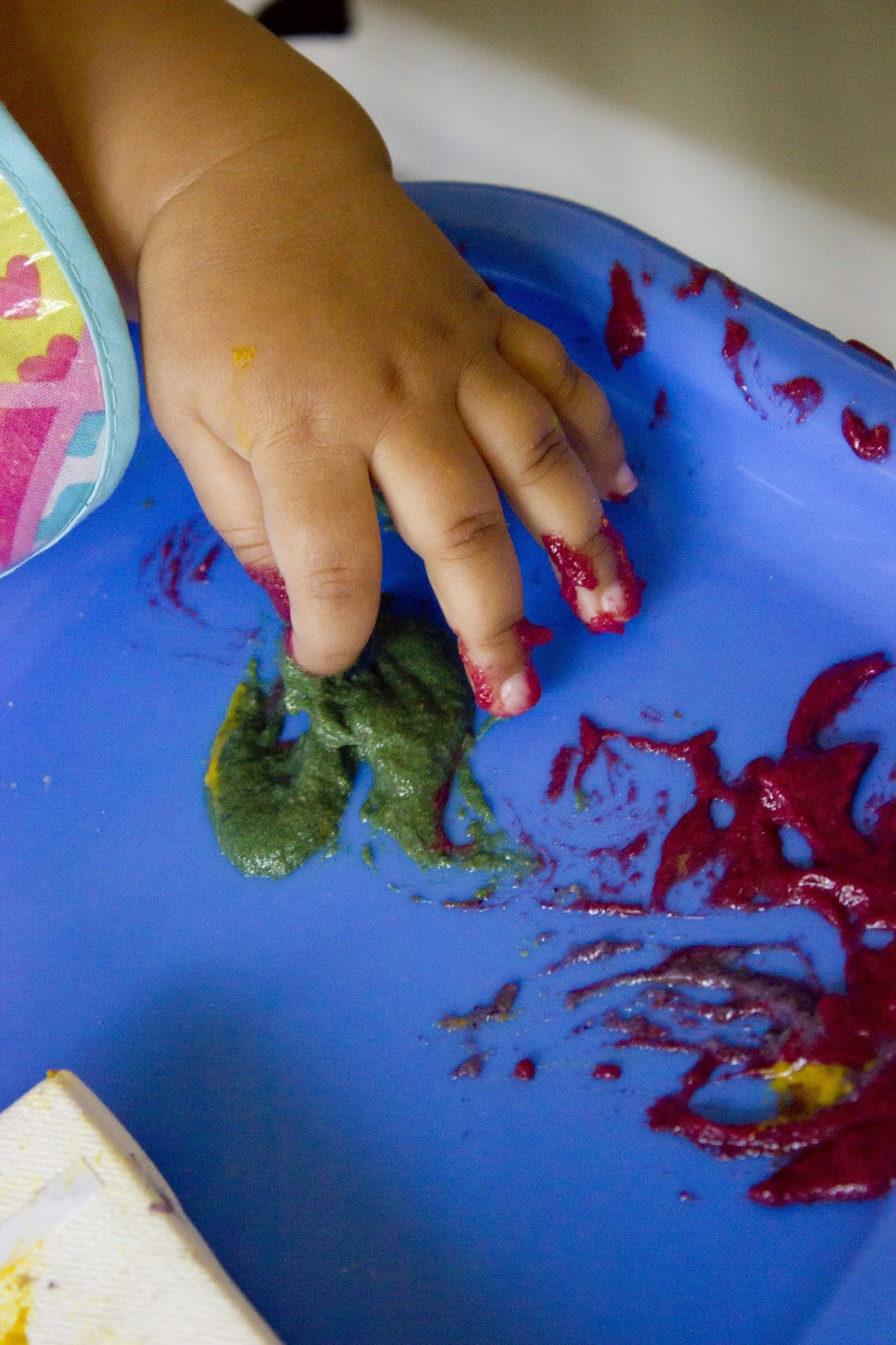 Momnifique: BABY'S FIRST WORK OF ART